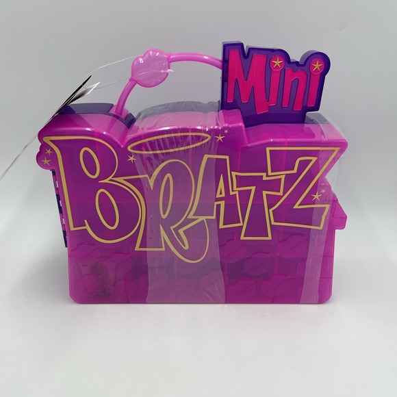 Bratz | Toys | Mini Bratz Logo Shaped Collectors Case One Exclusive ...